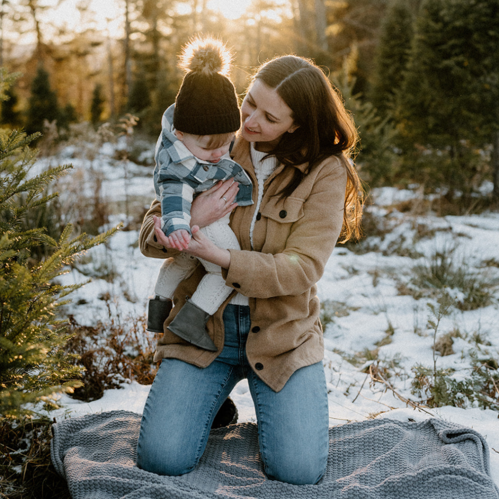 Christmas Tree Farm Mini Sessions // 2024 | allisonmacy.com